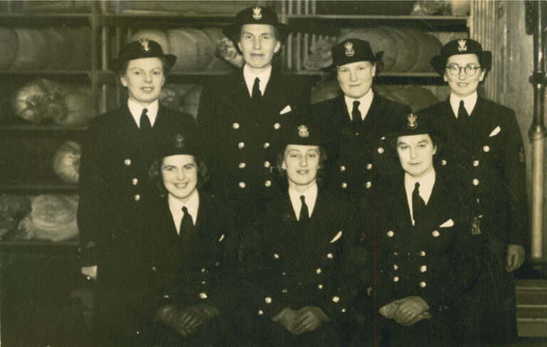 Wrens — National Museum of the Royal New Zealand Navy